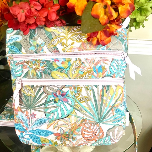 Vera Bradley | Bags | Brand New Wout Tags Vera Bradley 22 Crossbody And ...